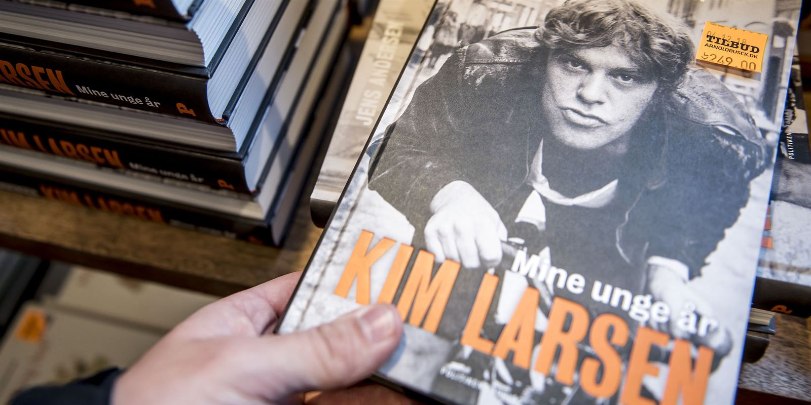 Nu udkommer Kim Larsen-bog: Se hans liv i billeder - Avisen.dk
