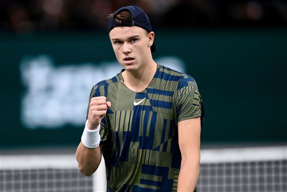 Holger Rune slår verdensetter og er i semifinalen - Avisen.dk