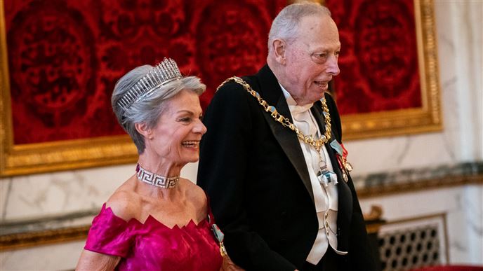 Grev Ingolf sælger arvestykkerne - Avisen.dk