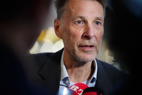 Jon Stephensen nægter at have forfalsket underskrift - Avisen.dk