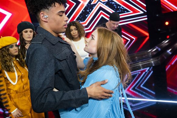 X Factor-romancen skulle holdes hemmelig - Avisen.dk X Factor-romancen skulle holdes hemmelig - Avisen.dk