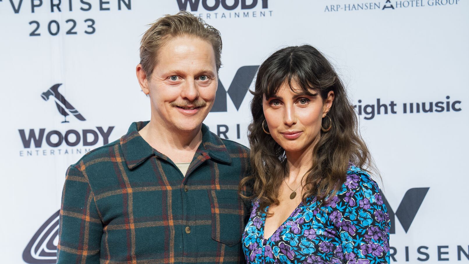 Thure Lindhardt: Køber hus med hemmelig kæreste - Avisen.dk