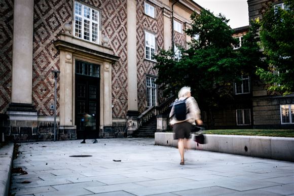 Kvinde straffes med ni år for hvidvask af milliarder gennem Danske Bank ...